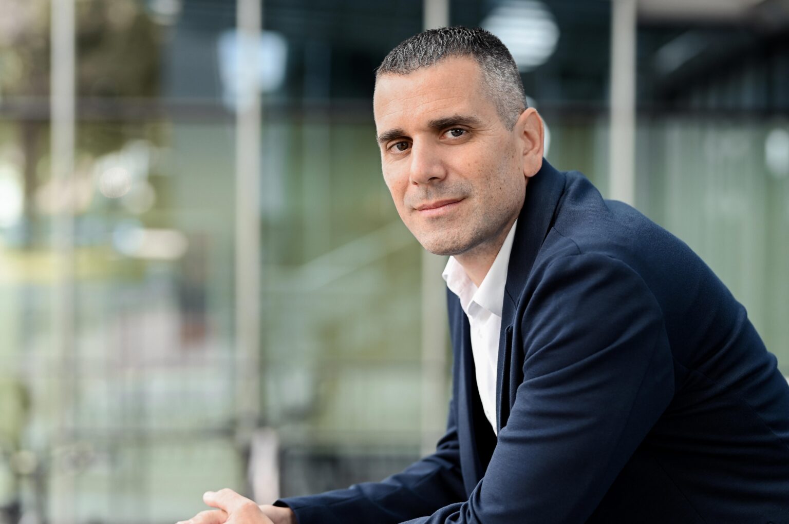 With Live PBZ Card provides a premium omnichannel experience